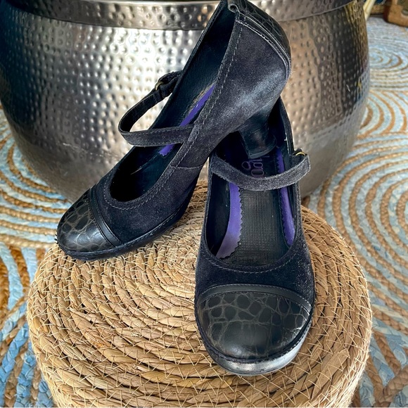 Indigo | Shoes | Indigo Suede And Leather Heels Size 65 | Poshmark